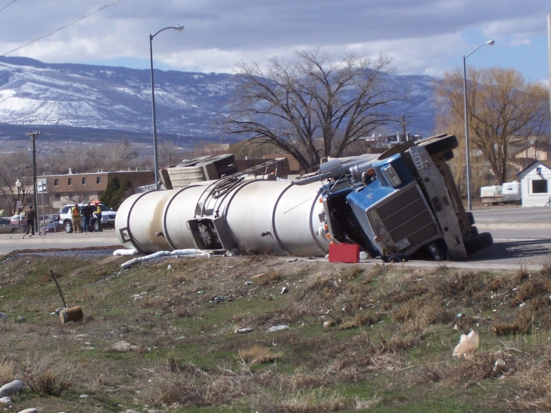 Tanker truck rolls over in Rifle | PostIndependent.com